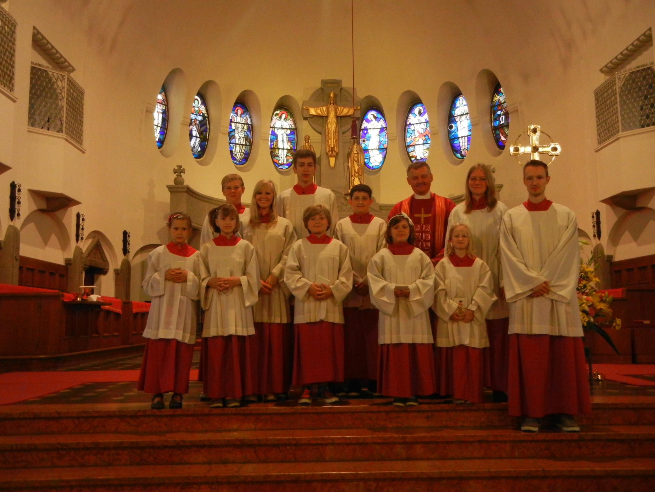 Fünf neue Ministranten eingeführt